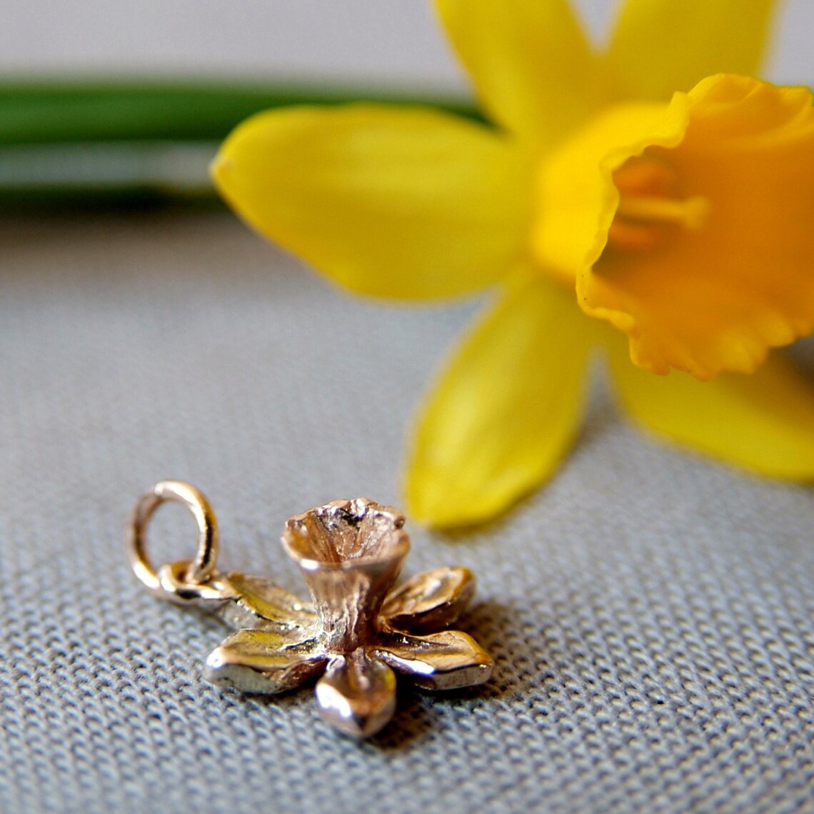 Gold Daffodil Charm Daffodil Flower Charm 9CT Gold | Etsy UK