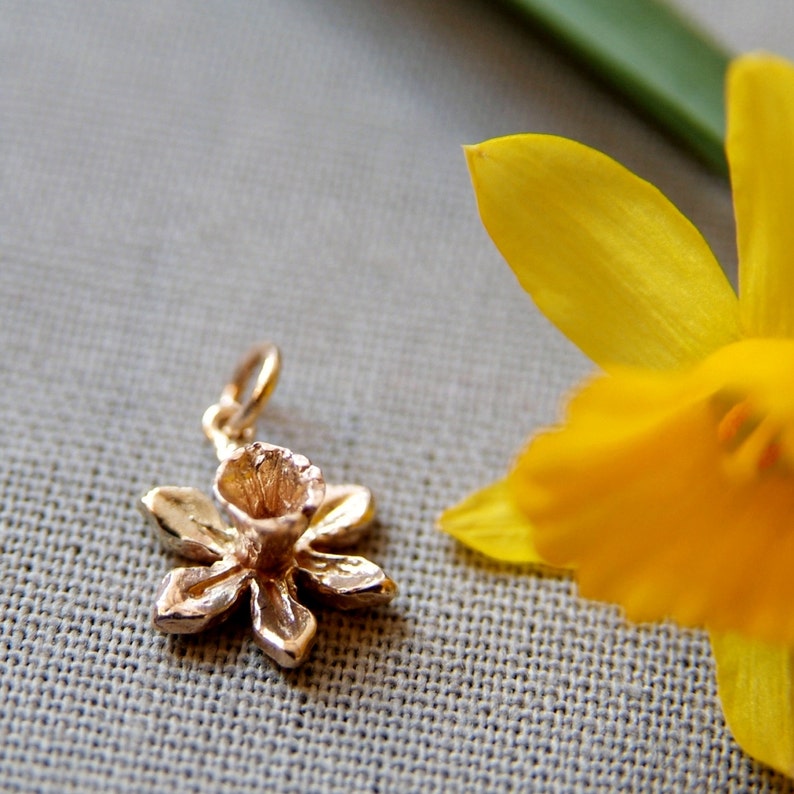 Gold Daffodil Charm Daffodil Flower Charm 9CT Gold - Etsy UK