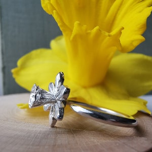 Handmade Sterling Silver Daffodil Ring: Welsh Spring Jewellery - Etsy UK