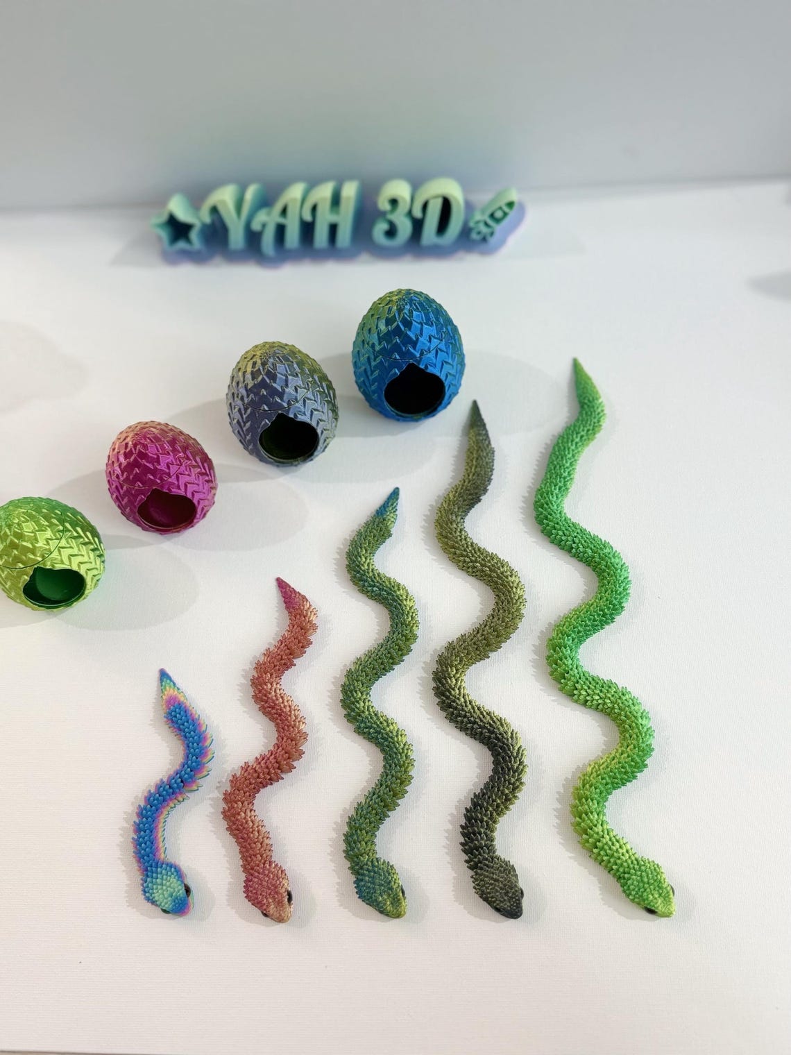 3D Printed Articulated Baby Bush Viper: Desk Decor, Kids Toy - Etsy