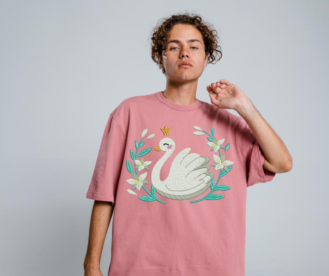 Swan Embroidery Design, Swan and Flowers Motif, Floral Swan Embroidery ...