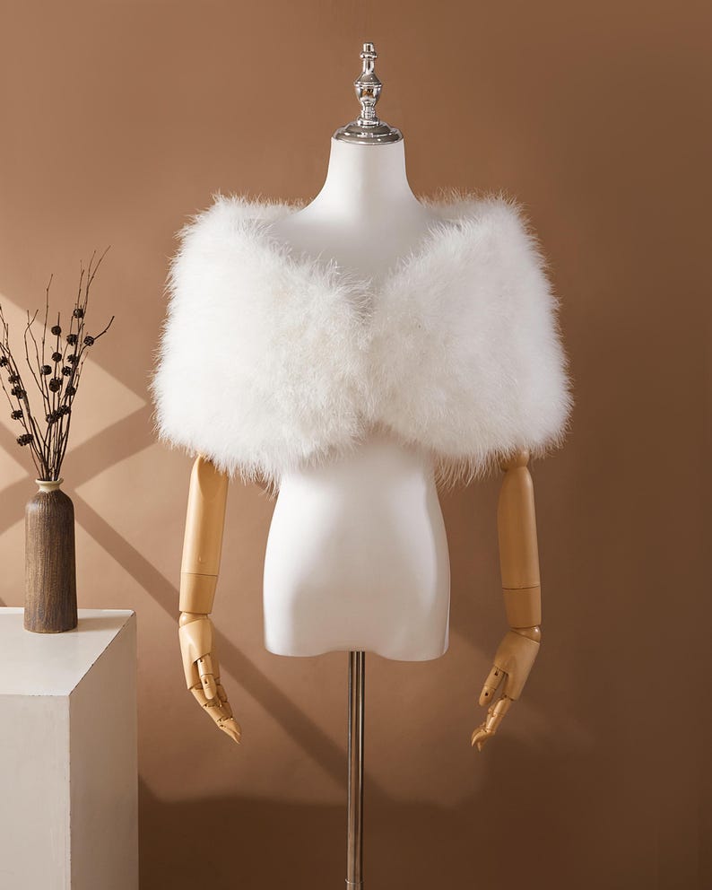 White Ostrich Feather Shawl, Fluffy Bridal Wrap, Wedding Feather ...