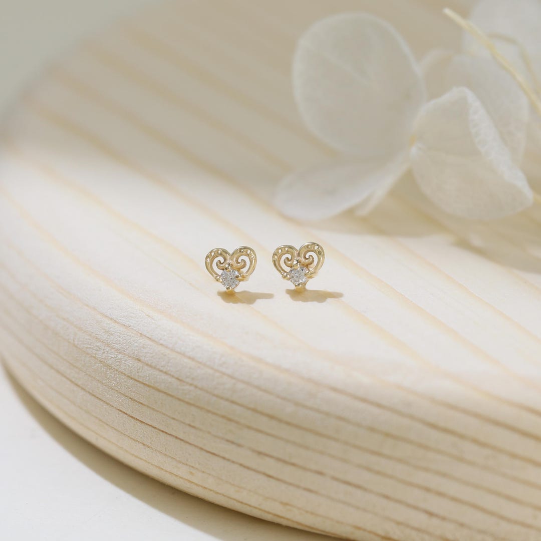 14K Gold Diamond Heart Stud, Helix Conch Tragus Earring - Etsy