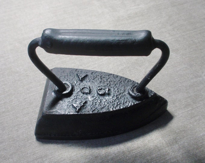Antique 1880's #5 ACW Sad Iron, Solid Cast Iron, Original Black Paint ...