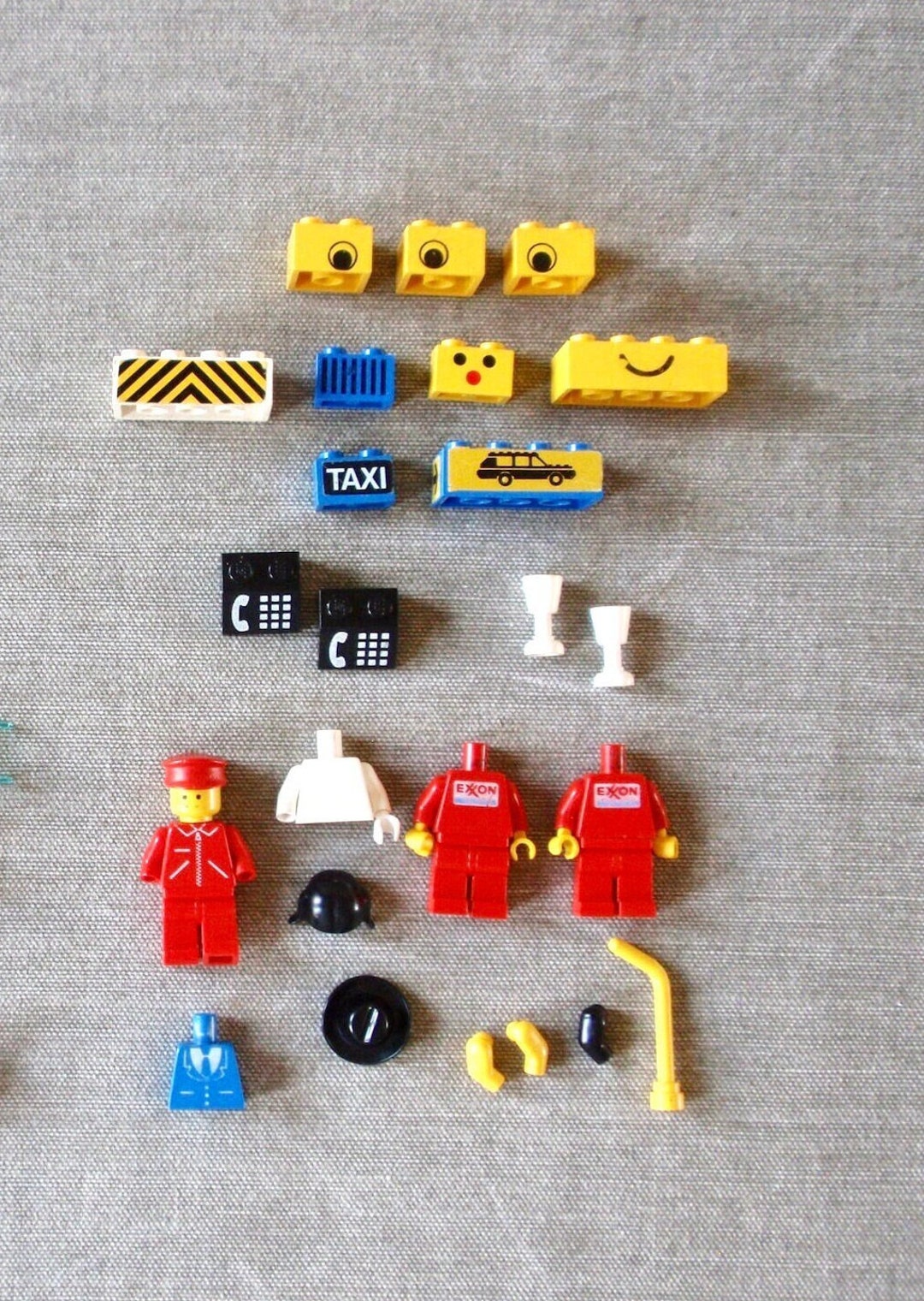 Vintage 80s LEGO® Minifigs & Logo Bricks Set, Vintage 80s Authentic ...