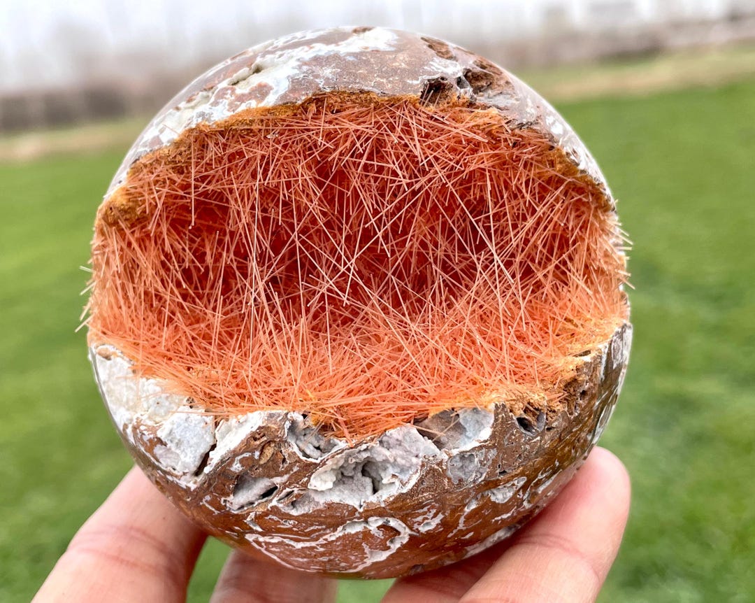 400g+magnesite Ball Specimen,,quartz Crystal,goethite,yellow Copper Ore ...