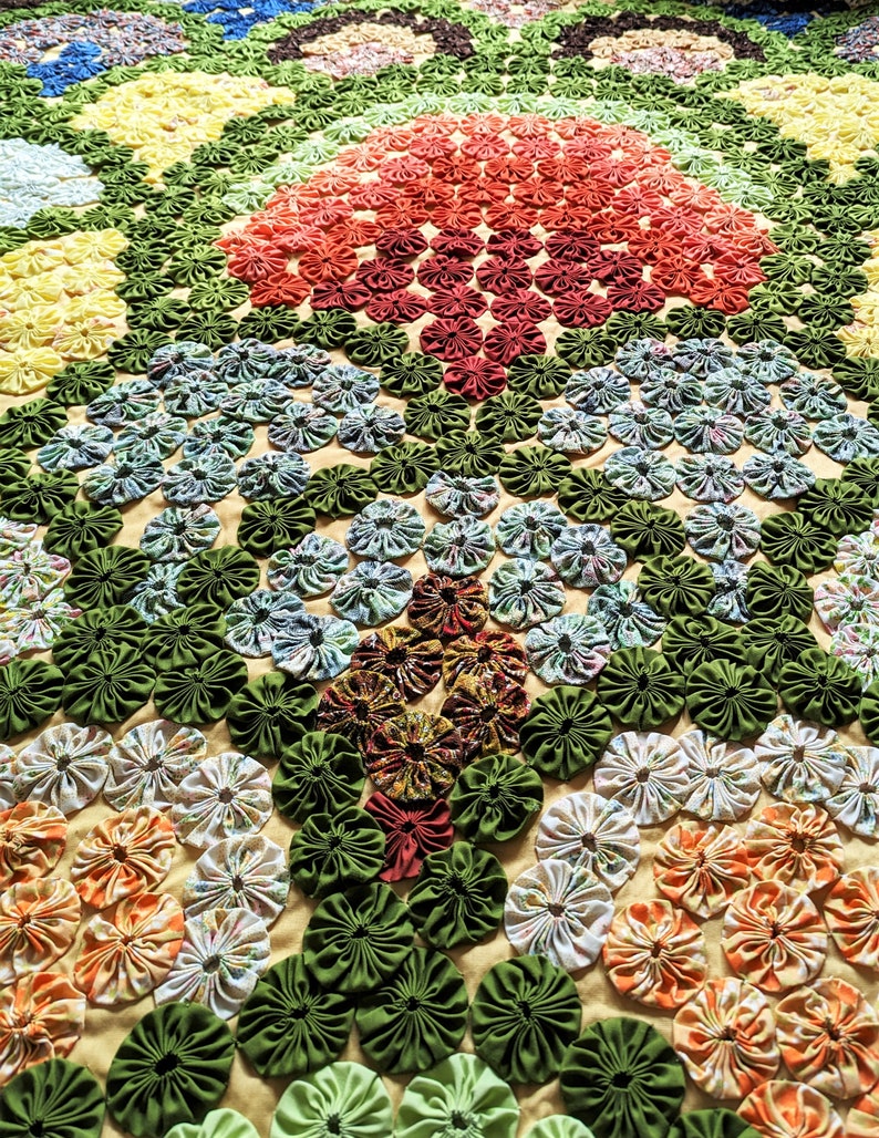 Vintage Handmade Yoyo Bedspread – Double or Queen Size With Skirt ...