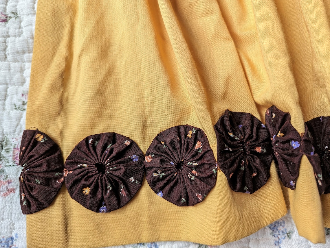 Vintage Handmade Yoyo Bedspread – Double or Queen Size With Skirt ...