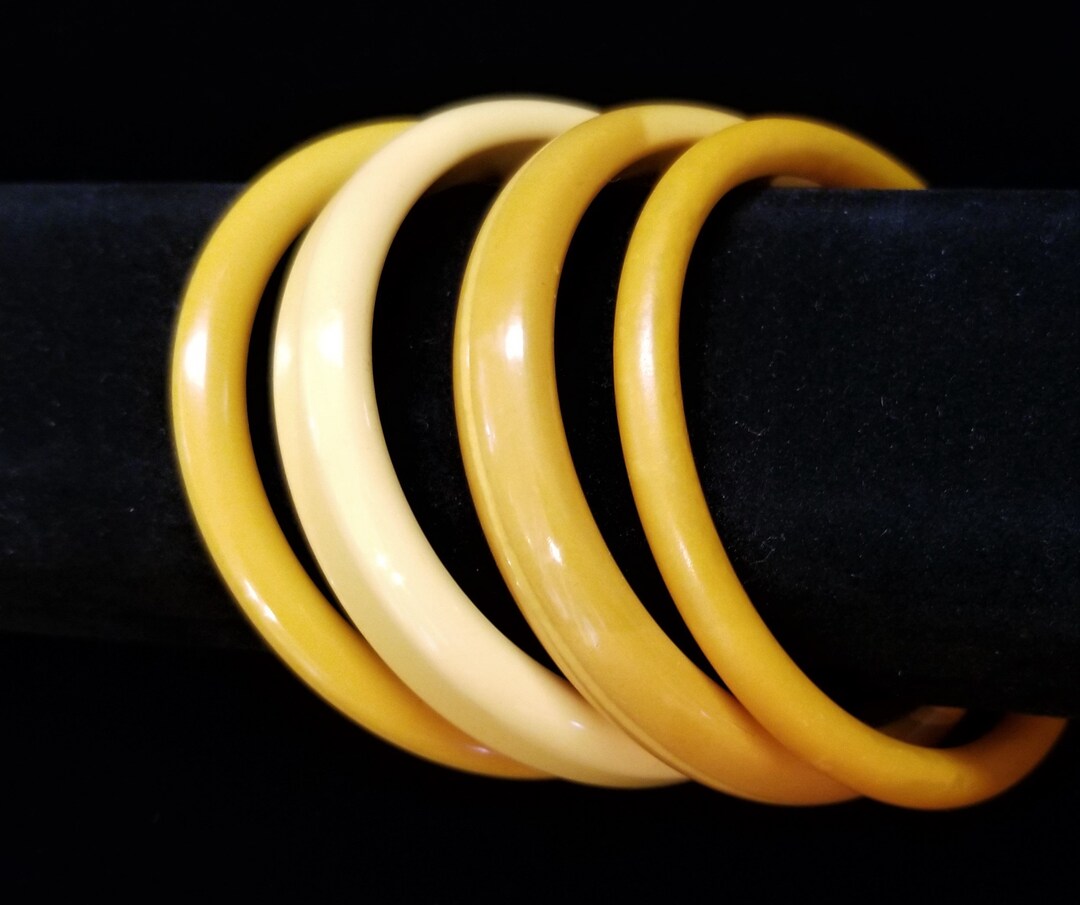Vintage Bakelite Butterscotch Bangle Set, 4 Art Deco Bakelite Bangles ...