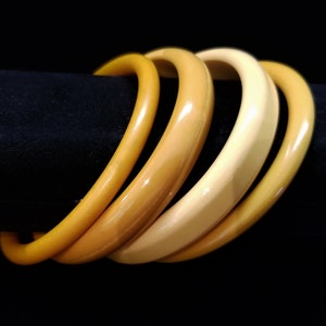 Vintage Bakelite Butterscotch Bangle Set, 4 Art Deco Bakelite Bangles ...