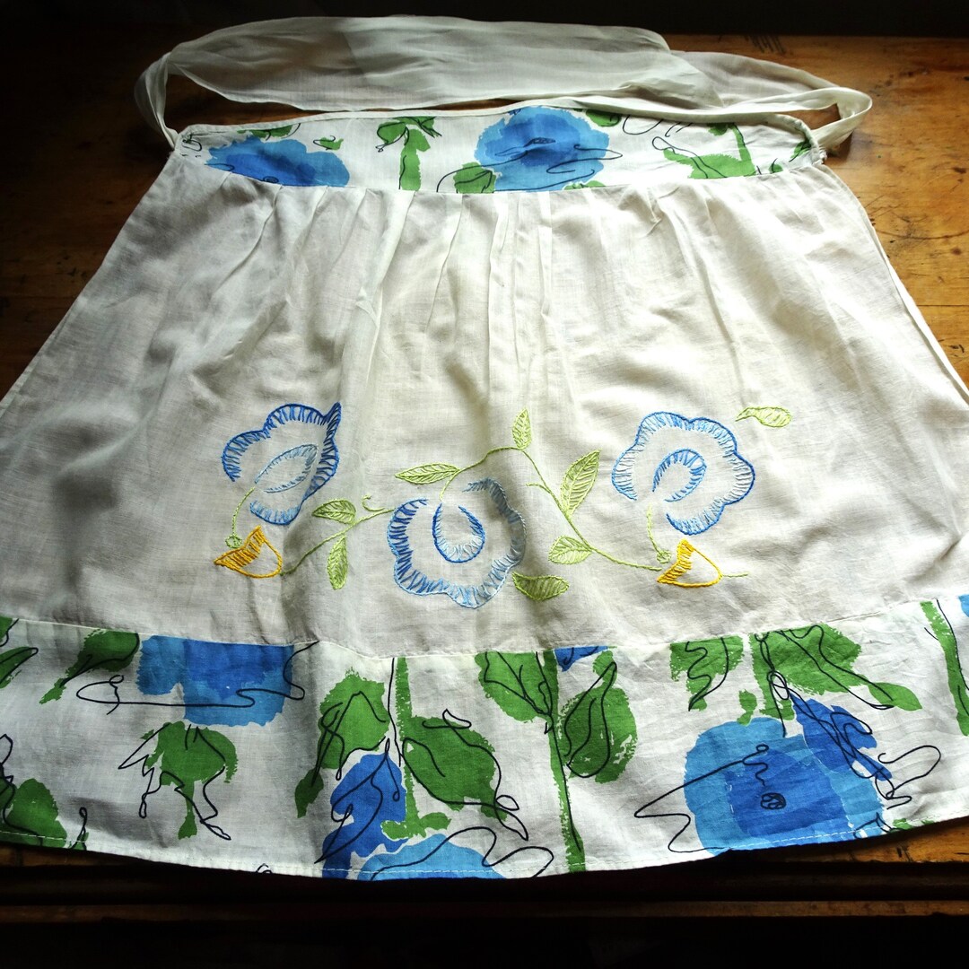 BEAUTIFUL Vintage Apron,hand Embroidered Flowers,organdy,white,blue and ...