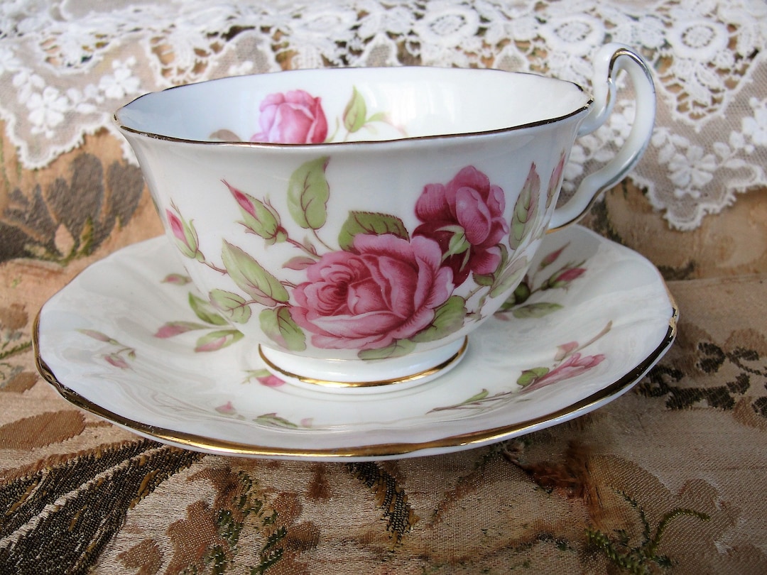 LOVELY Teetasse und Untertasse, englisches Bone China, breite Teetasse ...