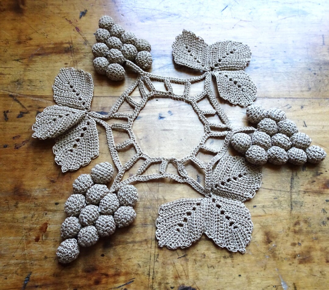 Victorian FIGURAL 3D Doily, Grapes and Leaves,crocheted,farmhouse Decor ...