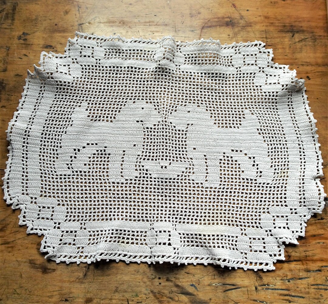 ANTIQUE Crochet Chair Back Doily,centerpiece,classic TERRIER Dogs,hand ...