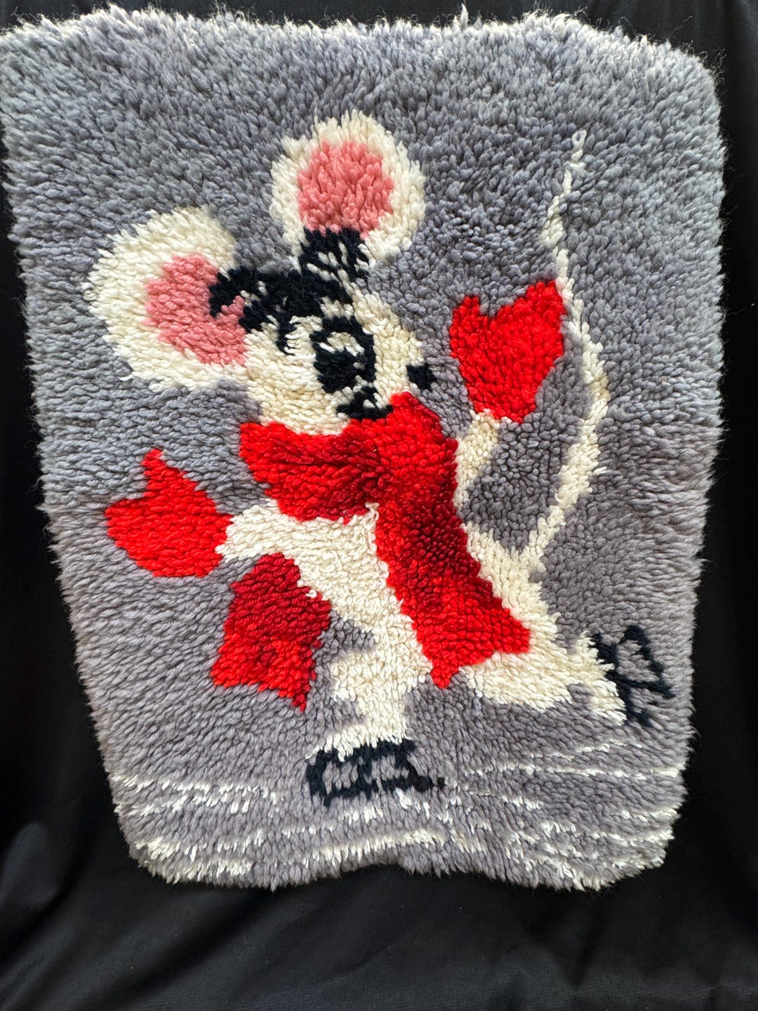 Vintage Hand Hooked Mouse Rug – Folk Art Latch Hook Textile – Valentine ...