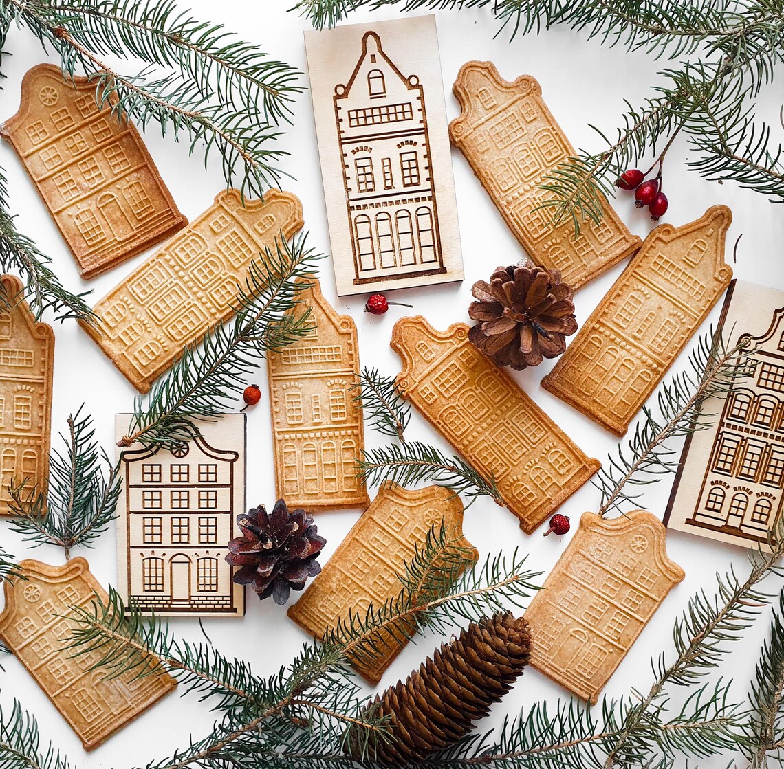 Dutch House Cookie Decorating Kit – 3-piece Embossed Gingerbread Mold ...