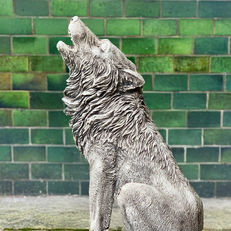 Massive Wolf Statue Concrete Howling Wolf Sculpture Grand Wildlife ...