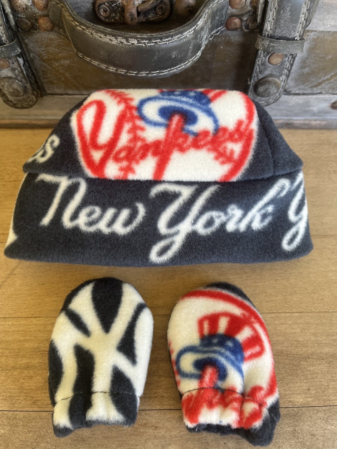 New York Yankees Newborn Baby Fleece Hat & Mittens Gift Set - Etsy