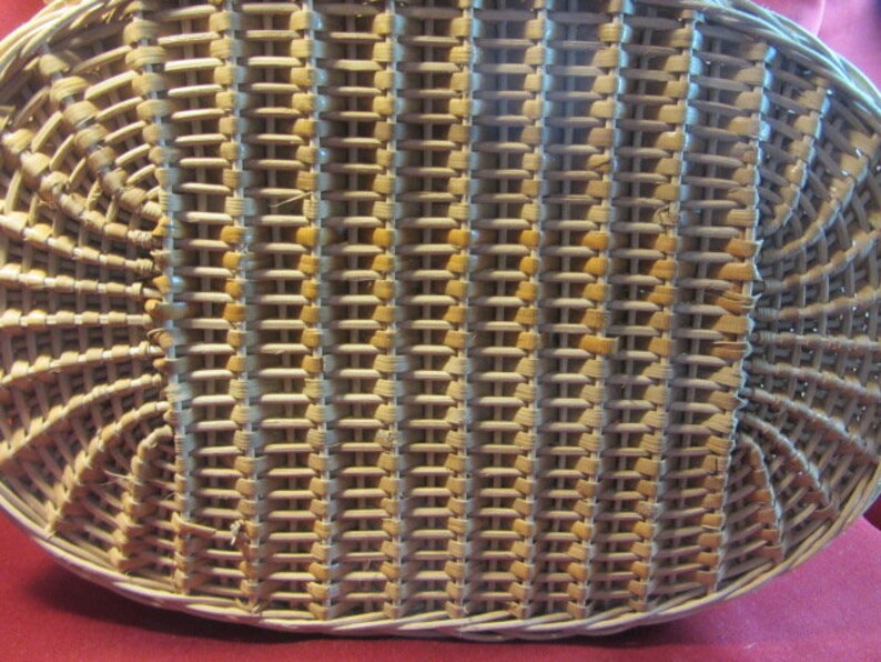Hand Made Natural Reeds Woven Into a Basket Basket With Lid - Etsy