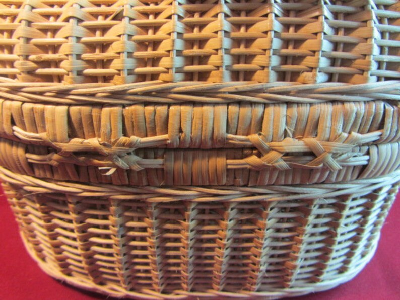 Hand Made Natural Reeds Woven Into a Basket Basket with Lid | Etsy
