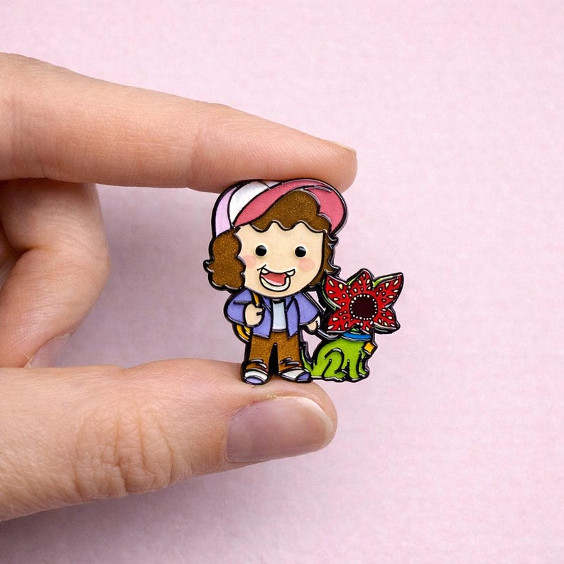 Chibi Stranger Things Enamel Pin – Dustin & Demogorgon - Fandom Horror ...