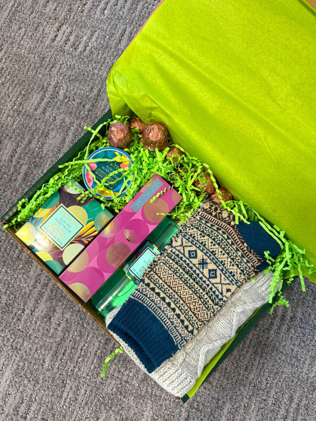 Aloe Mint Spa Gift Box – Cozy Scarf & Socks Set - Etsy