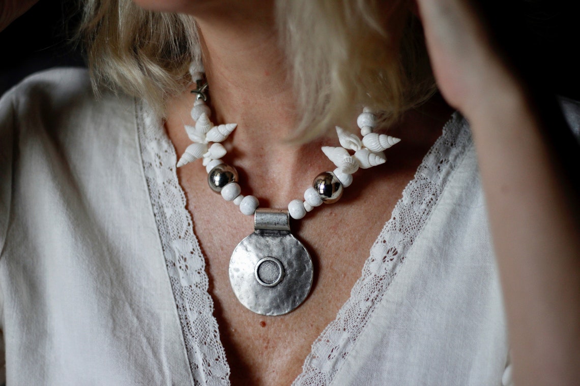 Sea Shell Necklace White Necklace Wooden Necklace Beach - Etsy