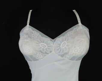 Vintage White Lace Slip Vanity Fair Plus Size Floral Full Slip Lingerie ...