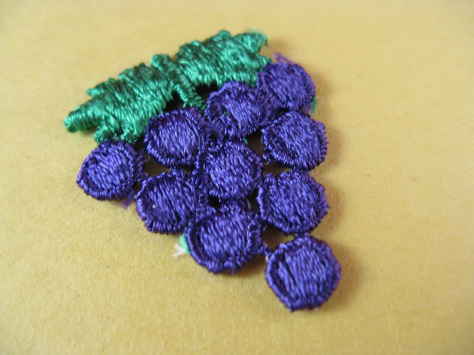 Vintage Grapes Appliqué Embroidered Wine Purple Fruit Jacket Patch Trim ...