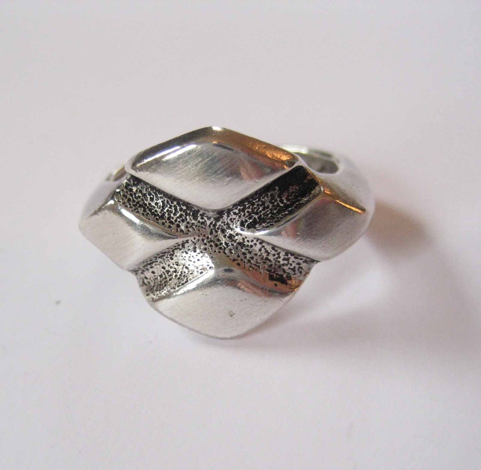 Industrial Modern Sterling Diamond Pattern Ring Size 6 - Etsy