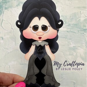 The Family Wednesday Hand Pugsley Itt Lurch Morticia Gomez Granny ...
