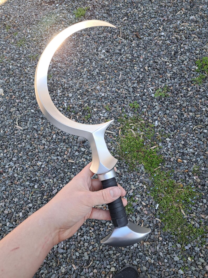 Sickle Sisters Dimitrescu - Etsy