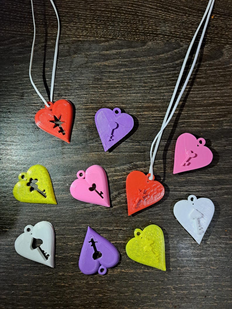 Hearts Made From Folding Halves With Keys. 5 Pcs 3d Model - Etsy
