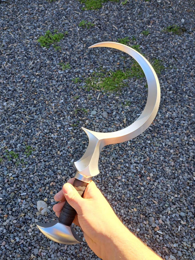 Sickle Sisters Dimitrescu - Etsy