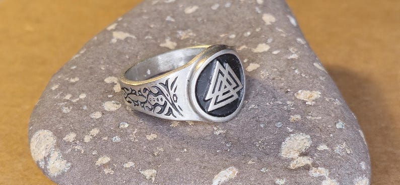 Valknut Symbol Ring: Norse Viking Art Pewter Ring RM149 - Etsy