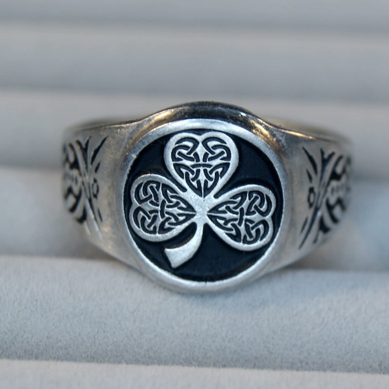 Shamrock Ring - Etsy