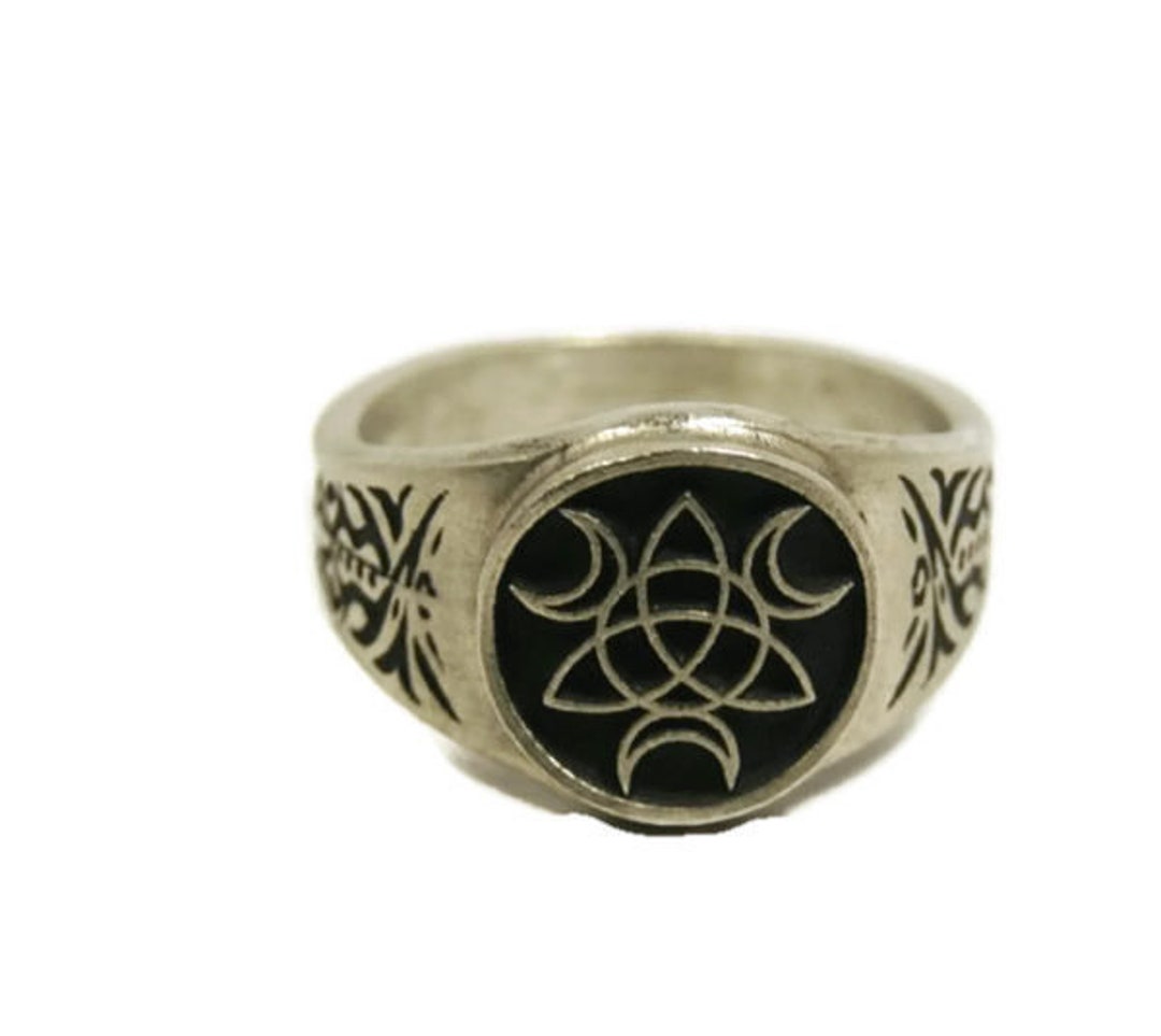 Triple Moon Godess Trinity Ring Moons Goddess Hecate Witch Wiccan Dark ...