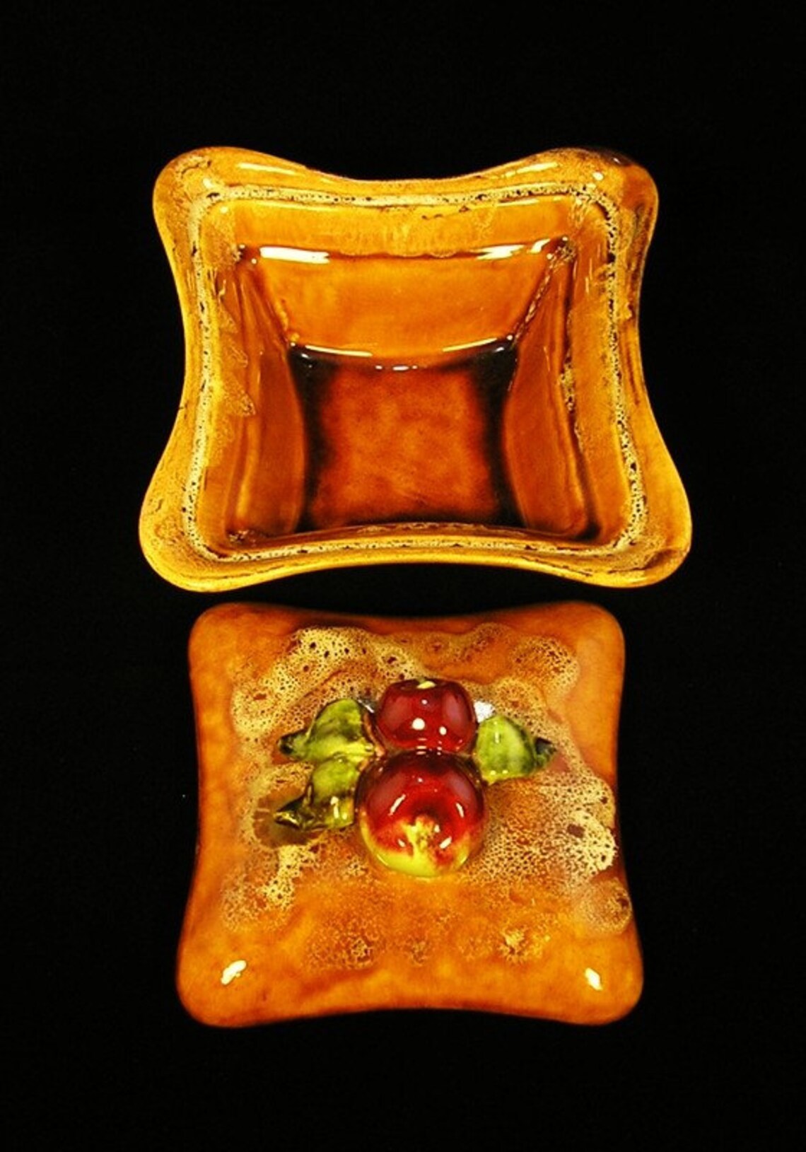 Wade California Divided Snack Set With Covered Center Bowl: Apple ...
