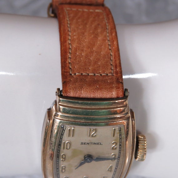 Vintage Sentinel Wristwatch / 1930s Gold Case E. Ingr… - Gem
