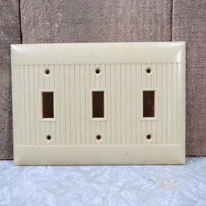 Vintage Bakelite Triple Light Switch Cover, Sierra Electric Cream ...