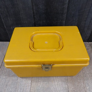 Vintage Yellow Plastic Sewing Box, Wilson Mfg Wil-hold Sewing Basket ...