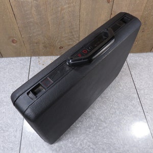 Vintage Samsonite Black Hard Sided Briefcase With Key, 1980s Attaché ...
