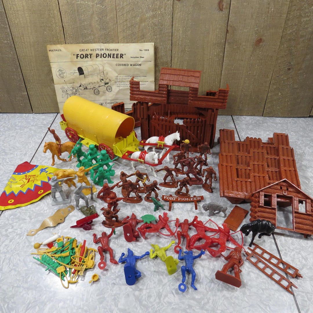 Vintage Fort Pioneer Playset – Western Figures, Covered Wagon - Etsy