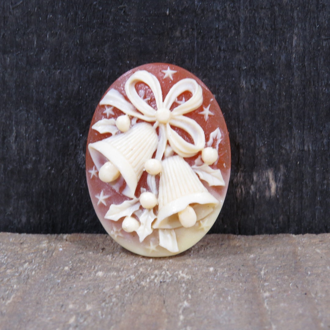 Vintage Christmas Bell Resin Brooch, Midcentury Cameo Holiday Bells Pin ...
