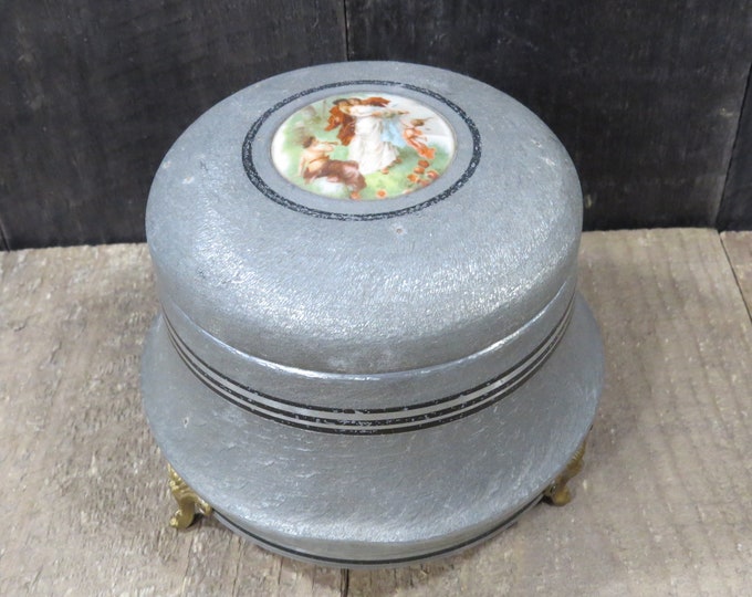 Vintage Vanity Musical Powder Puff Box, Vintage 1930s 1940s Metal Music ...