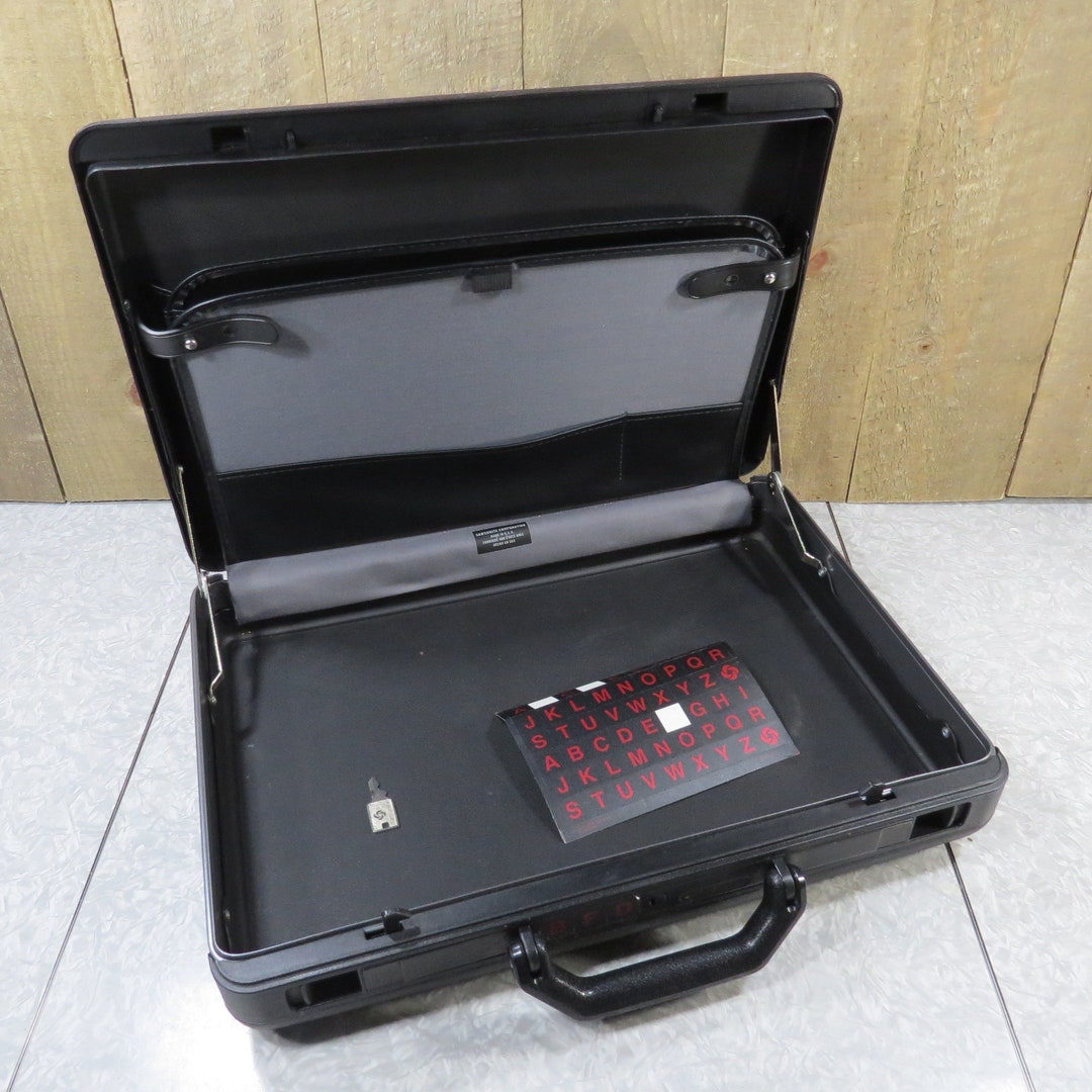 Vintage Samsonite Black Hard Sided Briefcase With Key, 1980s Attaché ...