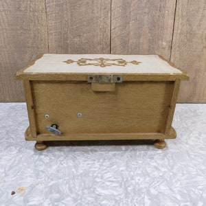 Vintage Musical Jewelry Box Mid Century Hollywood Regency Dresser Box ...