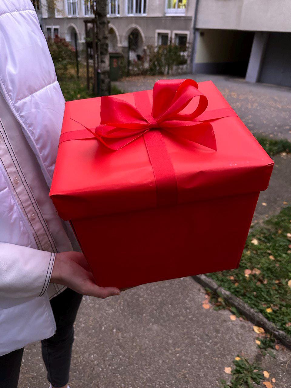 Exploding Box - A Stunning Surprise for Any Occasion! Handmade Size 28. ...