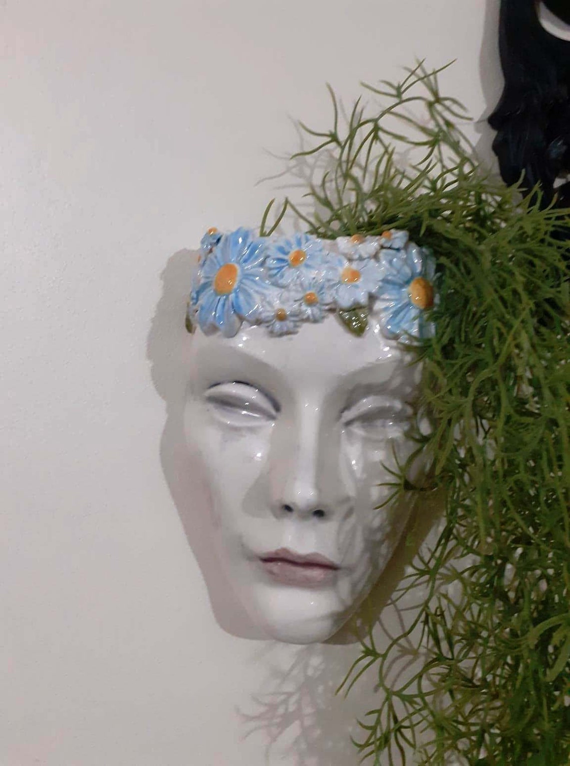 Large Flat Back Vase With Daisys - Etsy