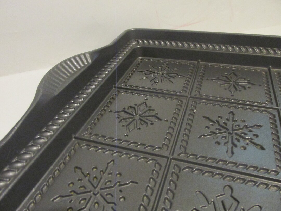 Nordic Ware English Shortbread Winter Snowflakes Baking Pan / Christmas ...